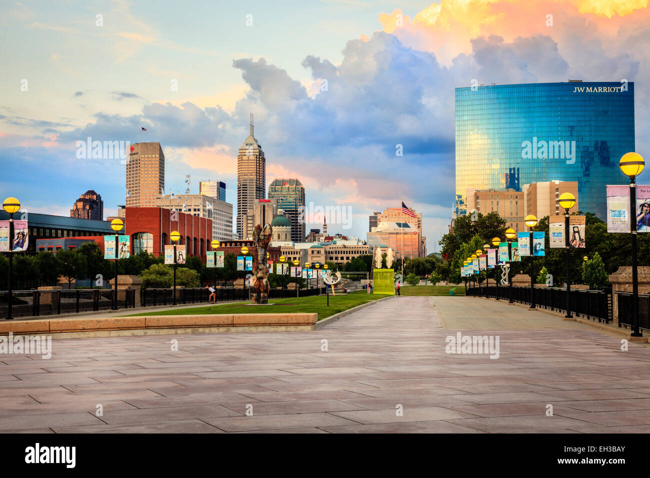 Downtown skyline white river indianapolis hi-res stock photography and ...