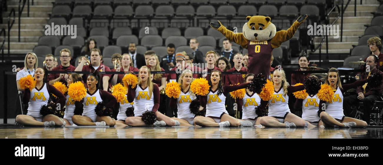 Hoffman Estates, IL, USA. 5th Mar, 2015. Minnesota Golden Gophers ...