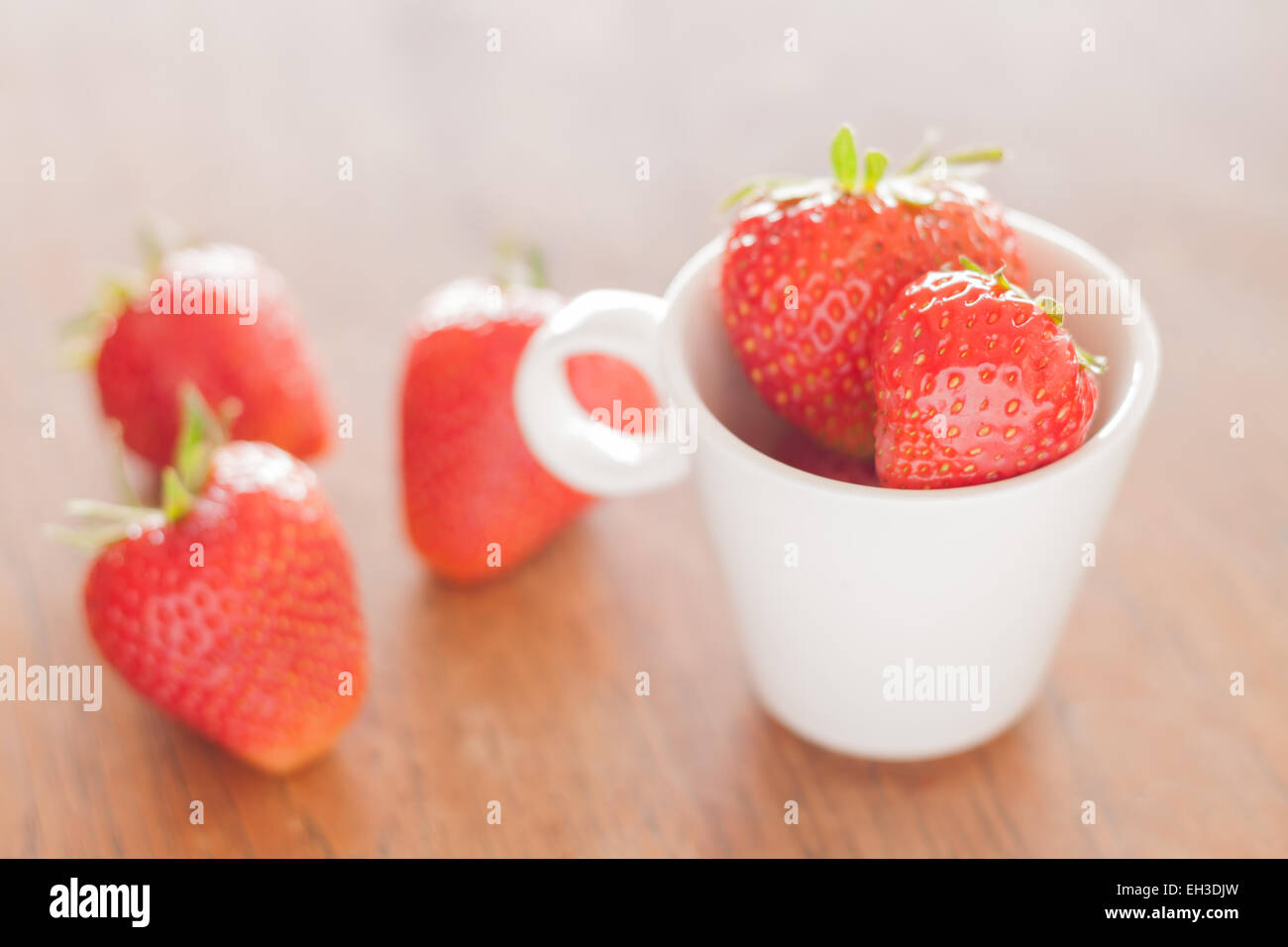 Strawberries on table hi-res stock photography and images - Alamy