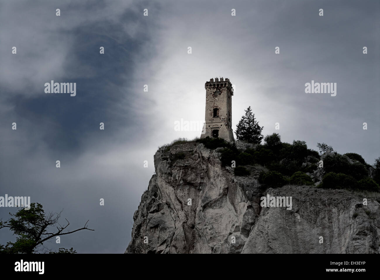 Ancient roman watchtower hi-res stock photography and images - Alamy