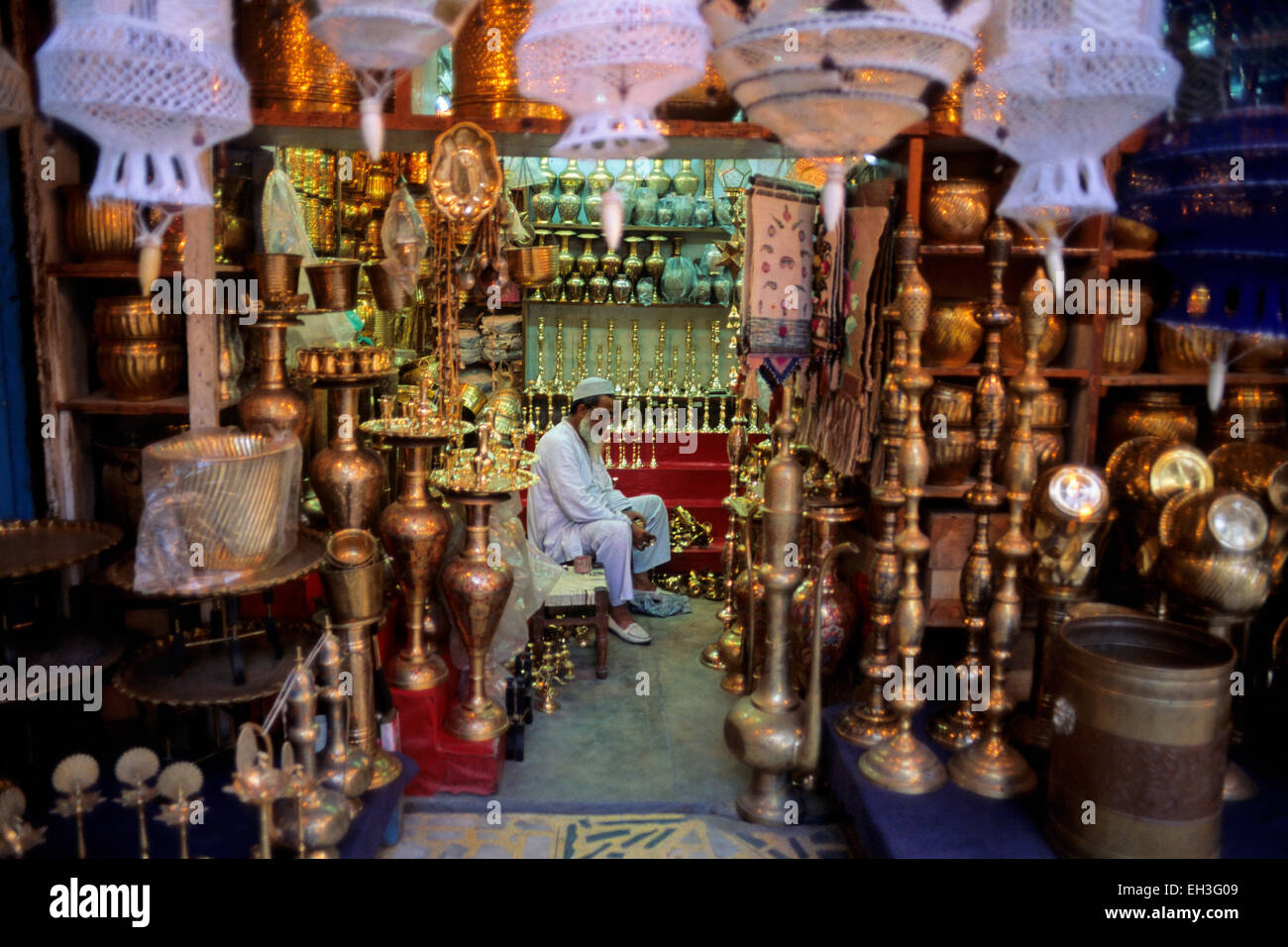 Souvenir brass shop in Varanasi, India Stock Photo - Alamy