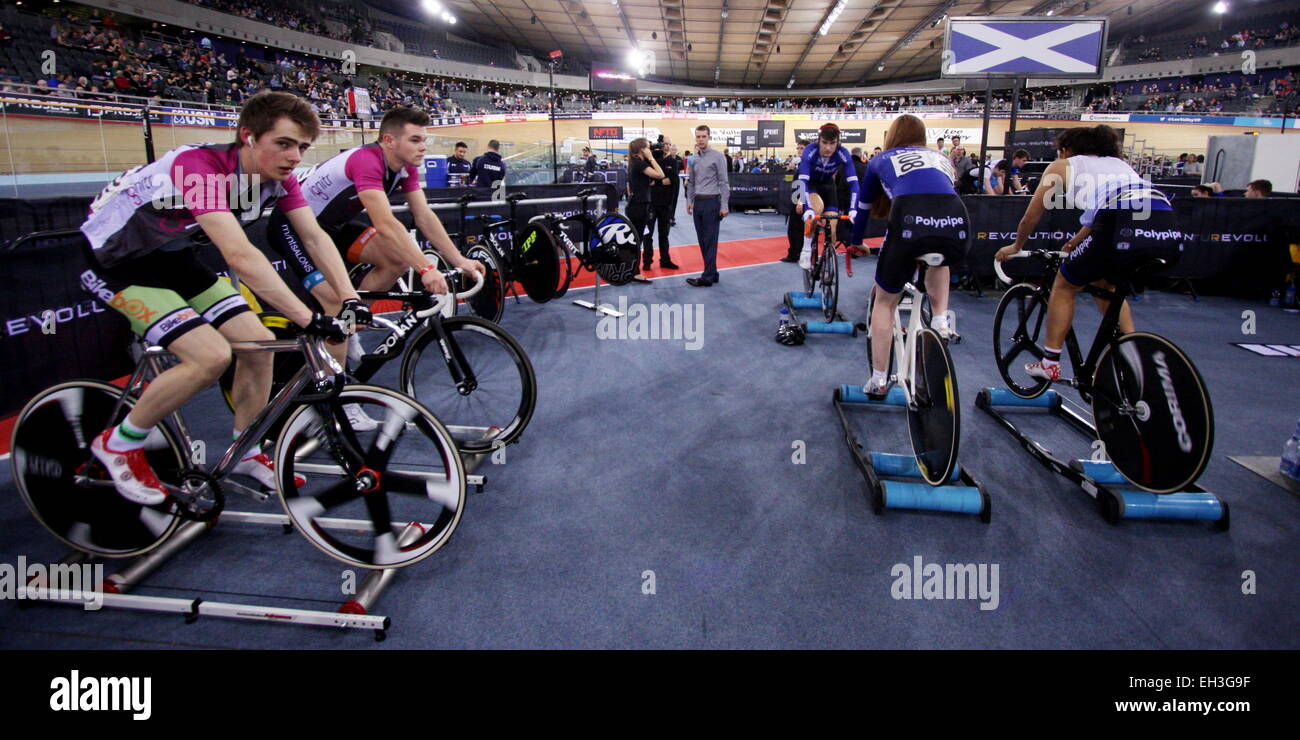 Lee Valley VeloPark, London, UK. 28th February 2015.Teams warming up in ...