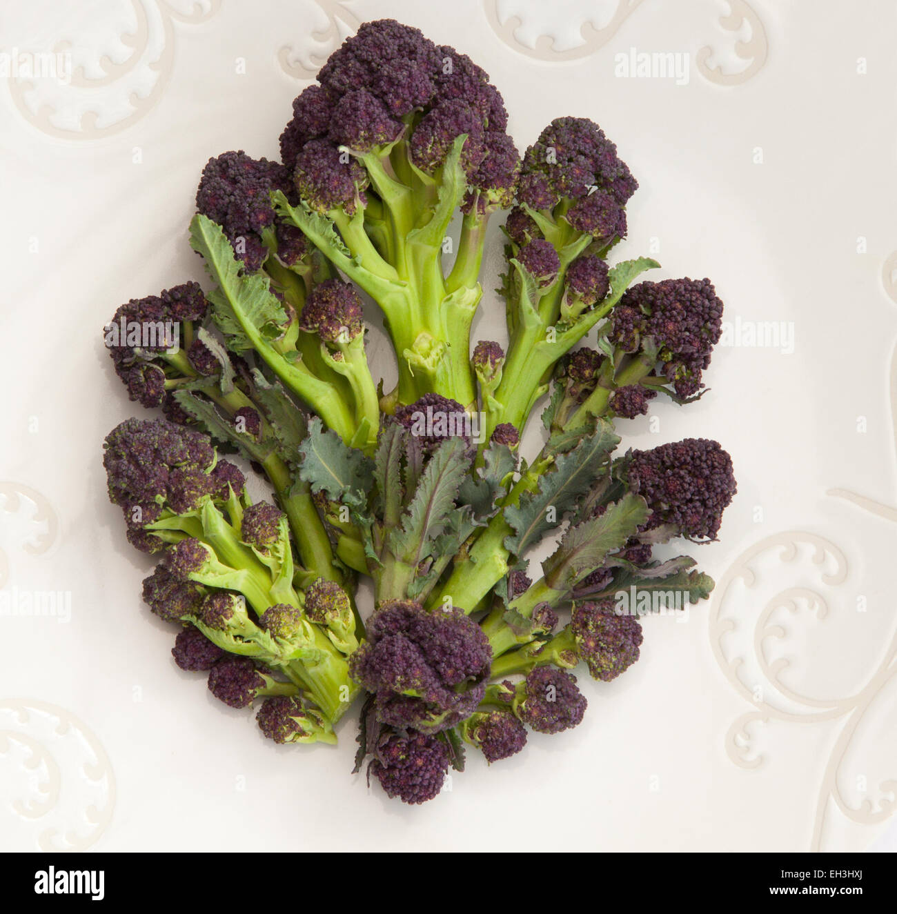 Purple sprouting broccoli hi-res stock photography and images - Alamy