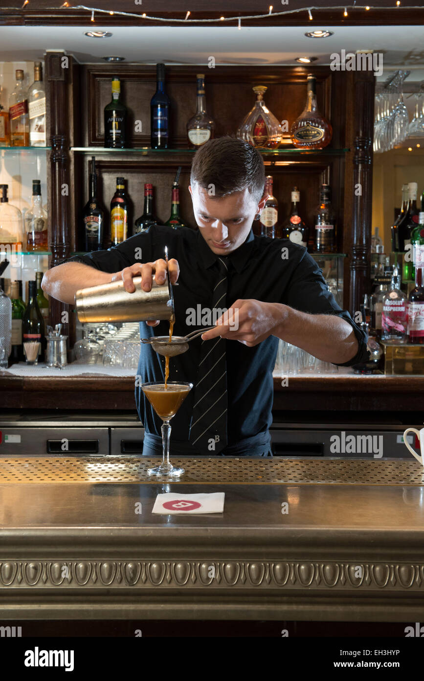 Mixologists hi-res stock photography and images - Alamy