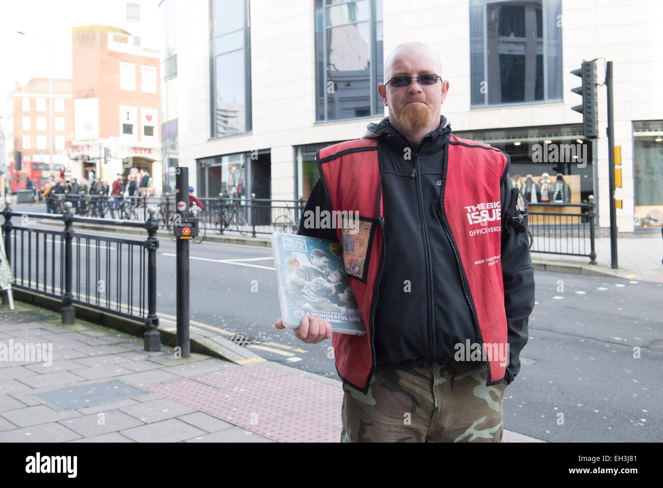 The big issue homeless hi-res stock photography and images - Alamy