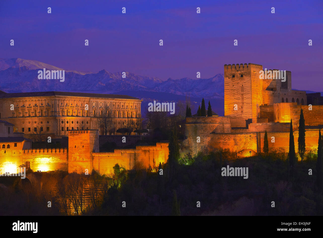 Alhambra, UNESCO World Heritage Site, at dusk, Sierra Nevada, Granada ...