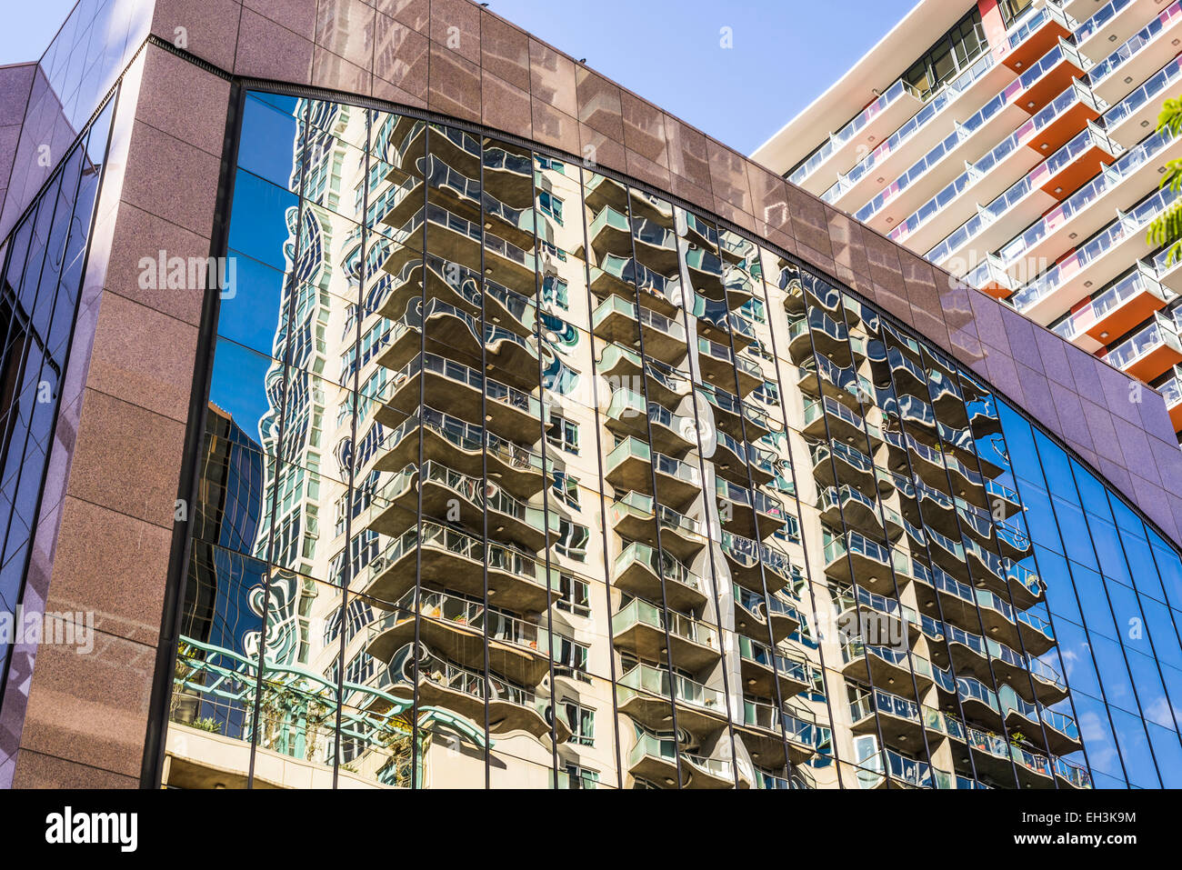 Windows downtown hi-res stock photography and images - Alamy