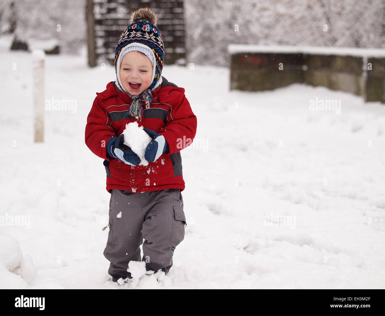 outdoor portrait baby during winter Stock Photo - Alamy