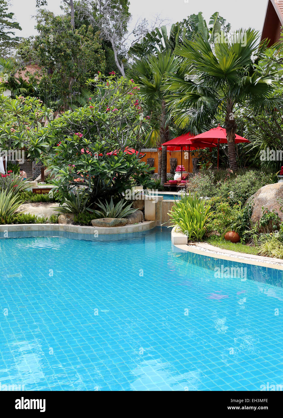 Lush gardens hi-res stock photography and images - Alamy