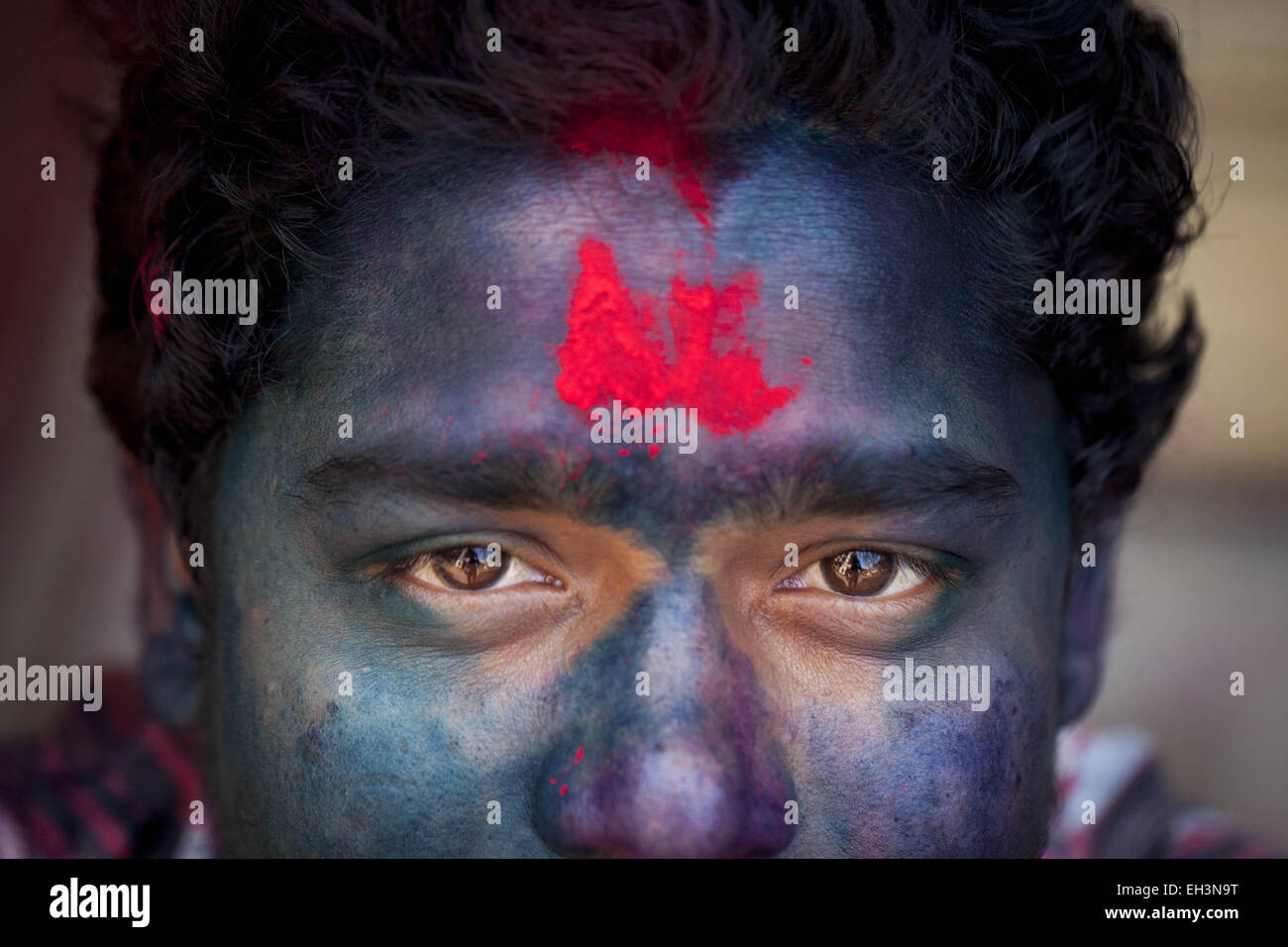 Calcutta, India. 6th March, 2015. Hindu community People take parts of ...