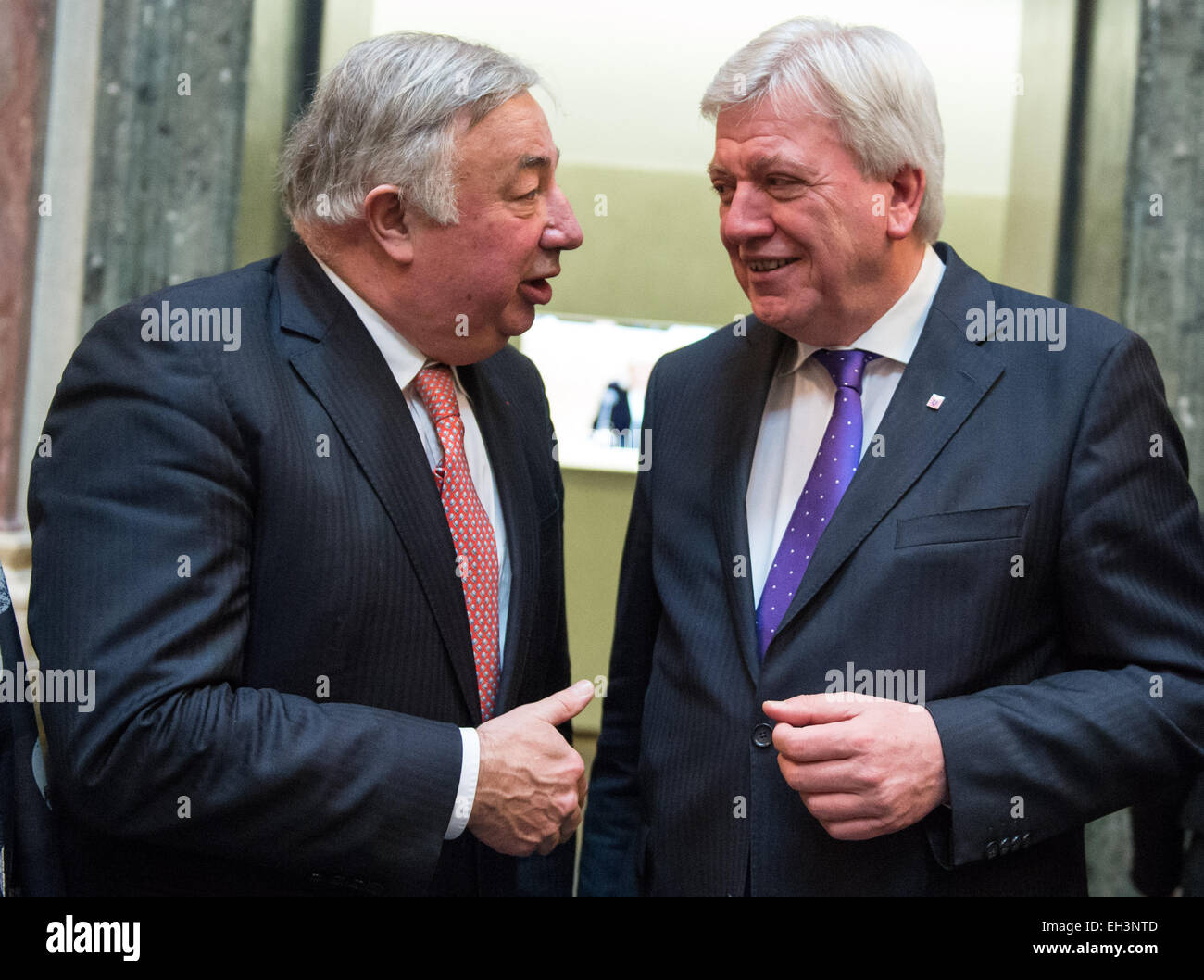 Ids r hi-res stock photography and images - Alamy