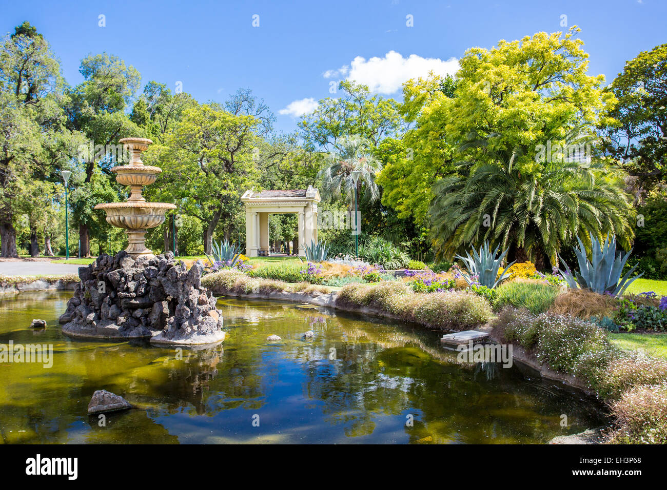 Fitzroy Gardens near Melbourne CBD on a hot summer's day Stock Photo ...