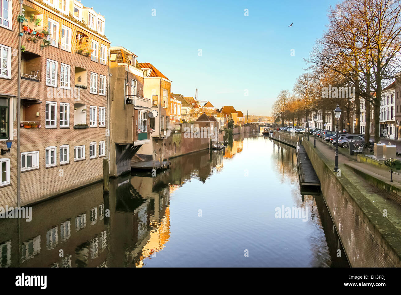 Embankment marina canal hi-res stock photography and images - Alamy