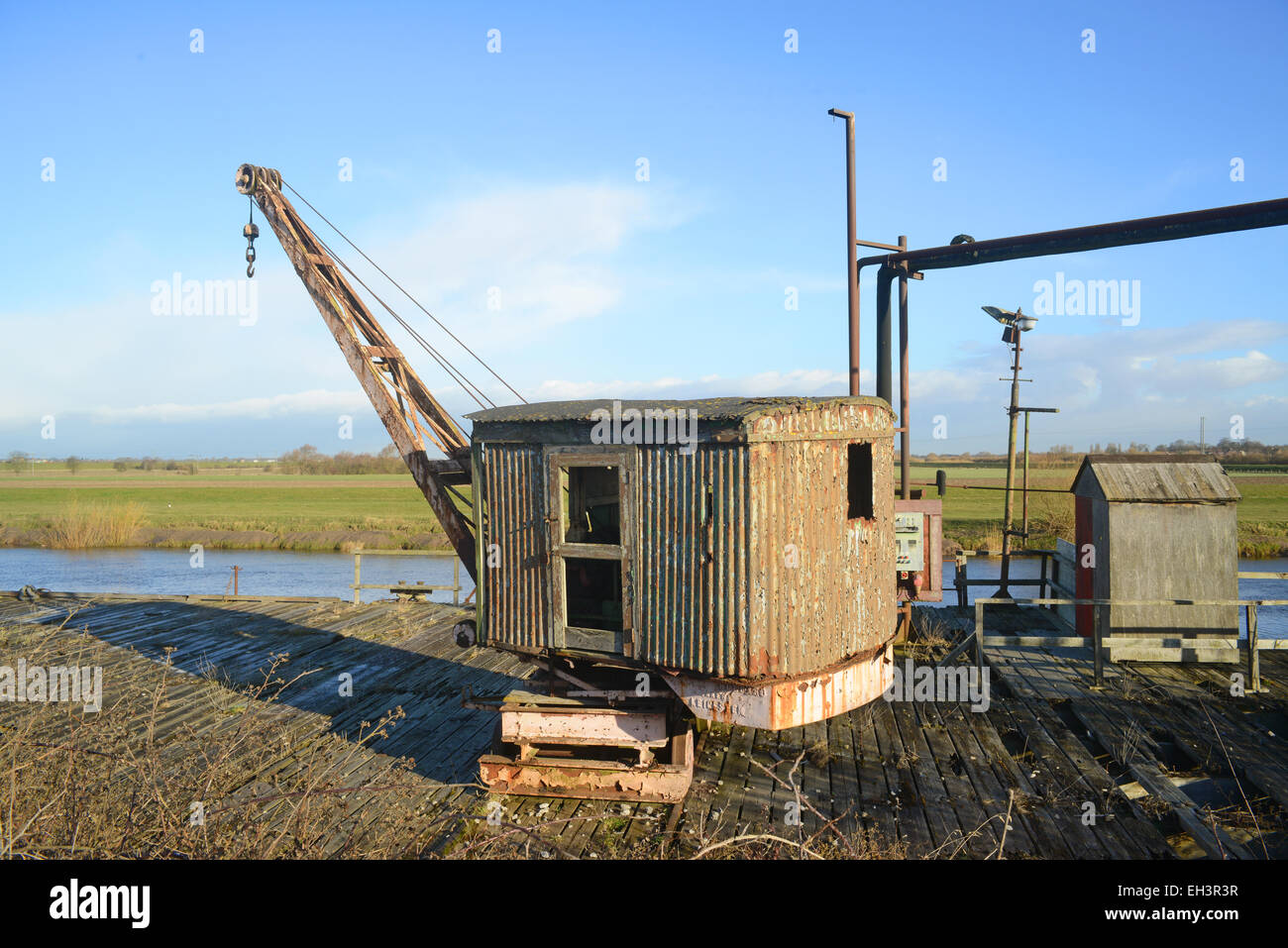 Old Disused Dock Crane High Resolution Stock Photography and Images - Alamy