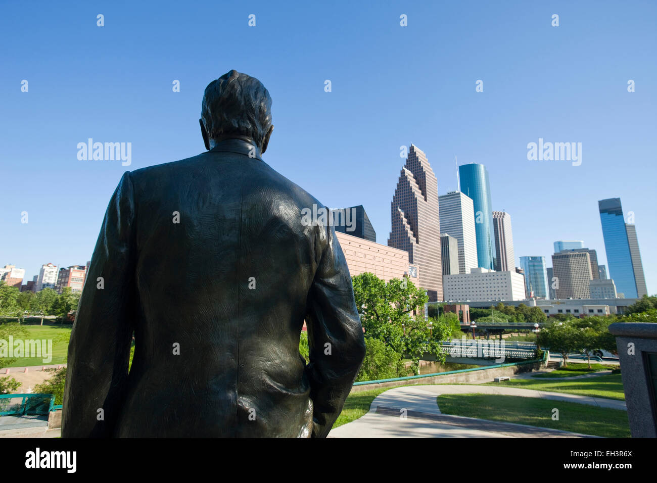 STATUE GEORGE H W BUSH MONUMENT (©CHAS FAGAN 2004) SESQUICENTENNIAL ...