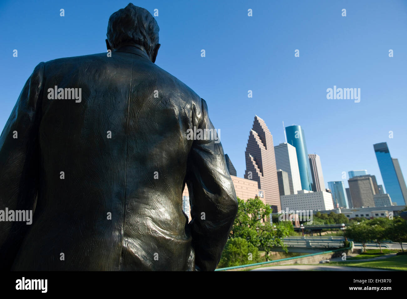 STATUE GEORGE H W BUSH MONUMENT (©CHAS FAGAN 2004) SESQUICENTENNIAL ...