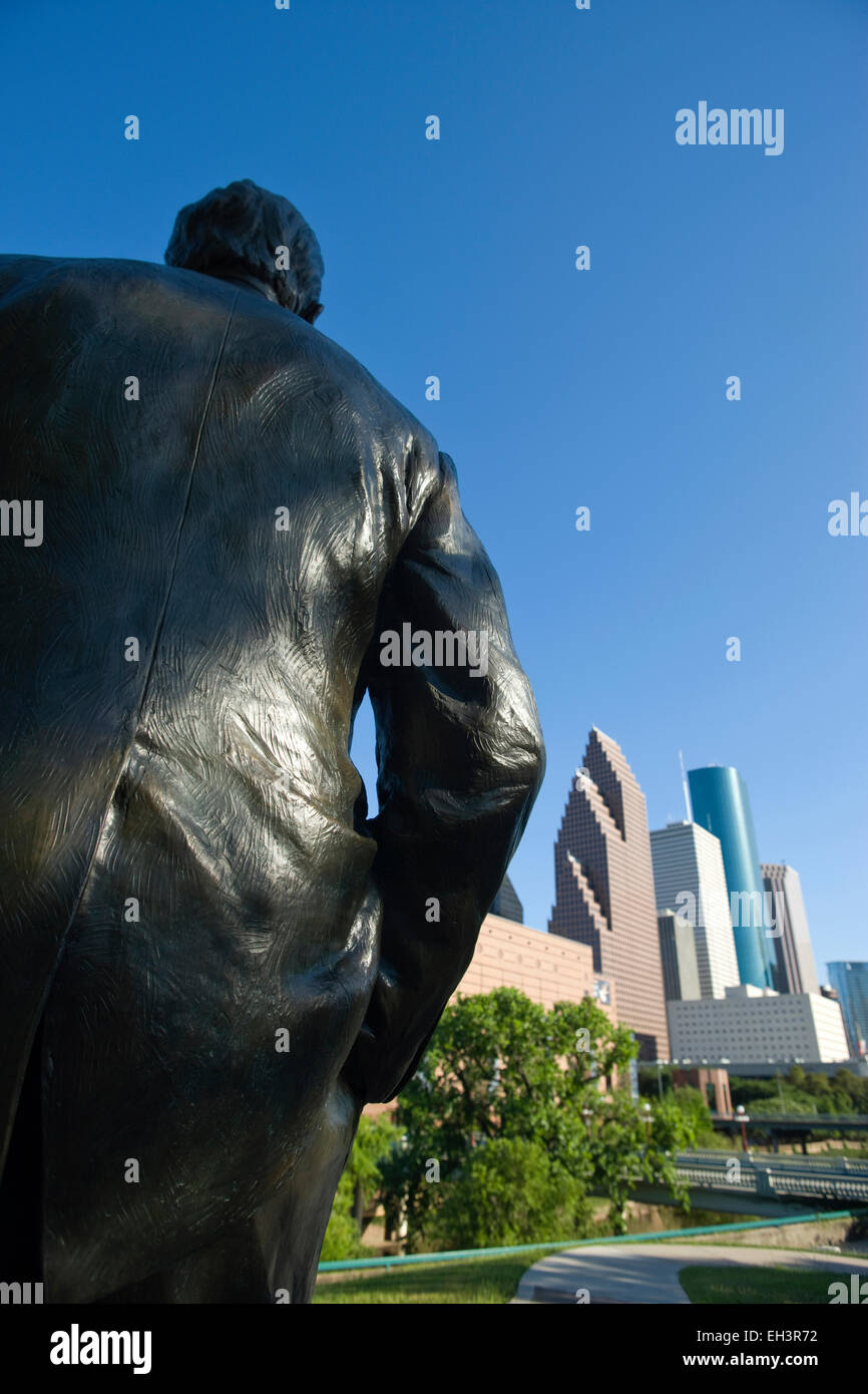 STATUE GEORGE H W BUSH MONUMENT (©CHAS FAGAN 2004) SESQUICENTENNIAL ...