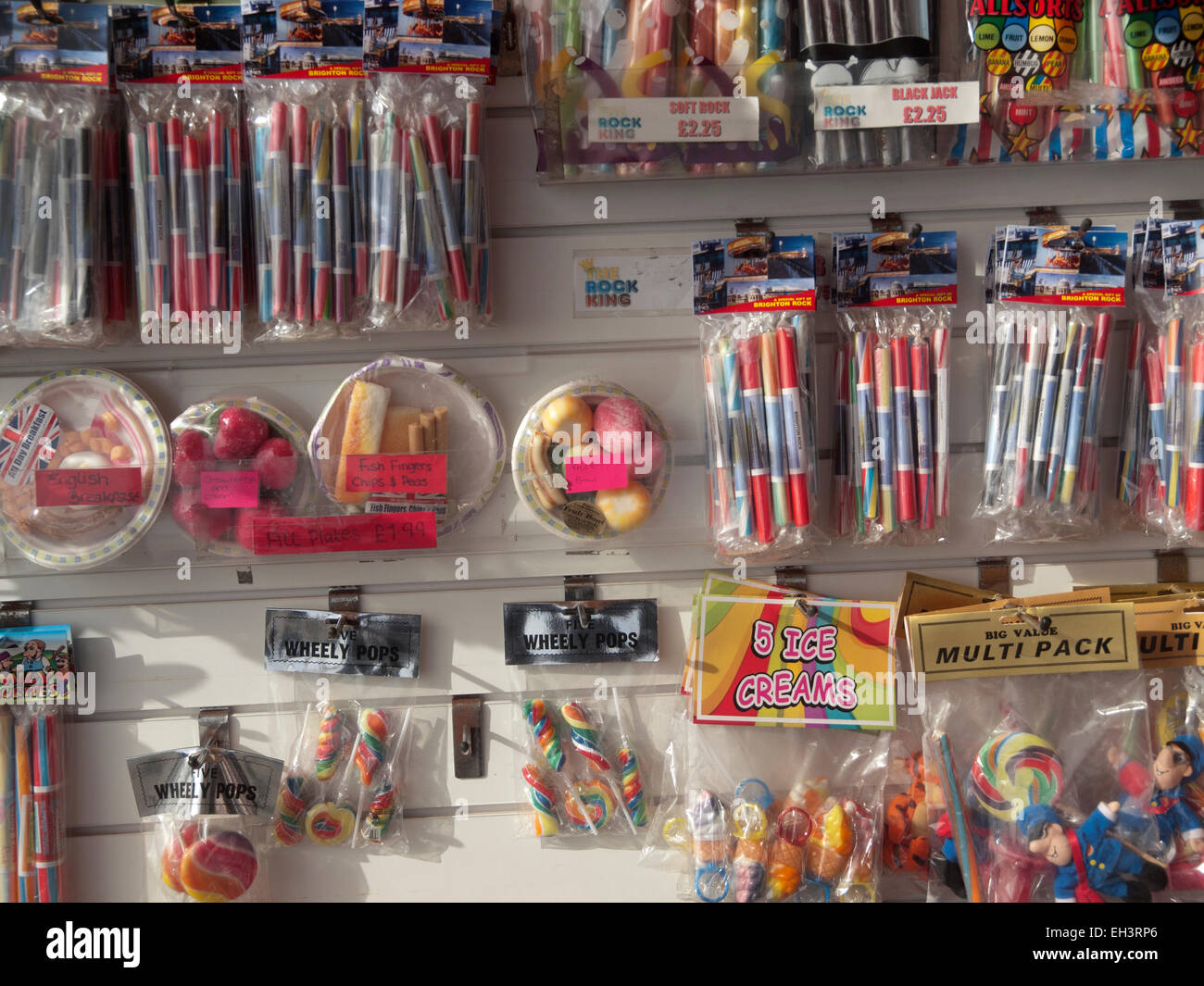 Seaside sweet shop window hi-res stock photography and images - Alamy