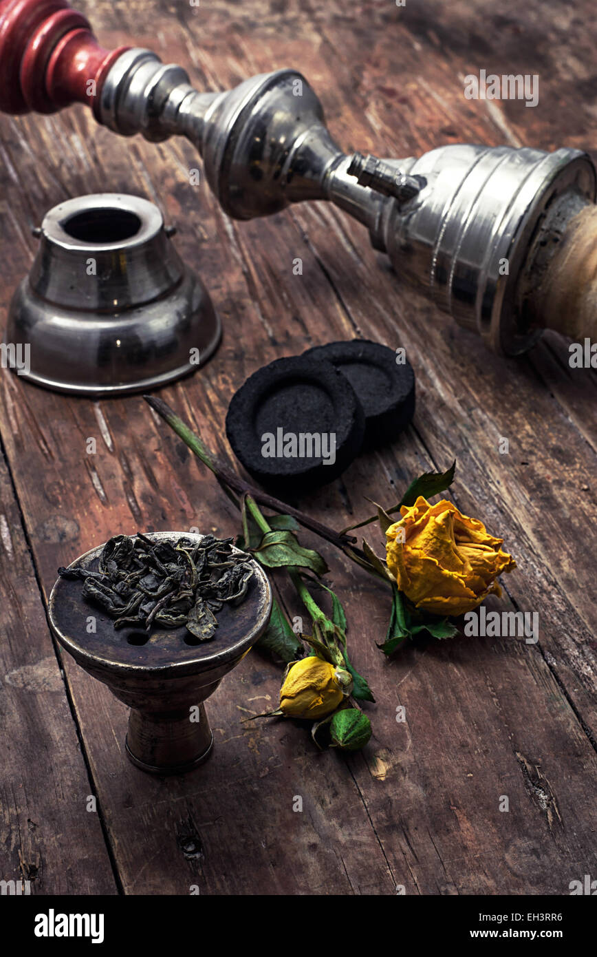 details Shisha and accessories on wooden background Stock Photo - Alamy