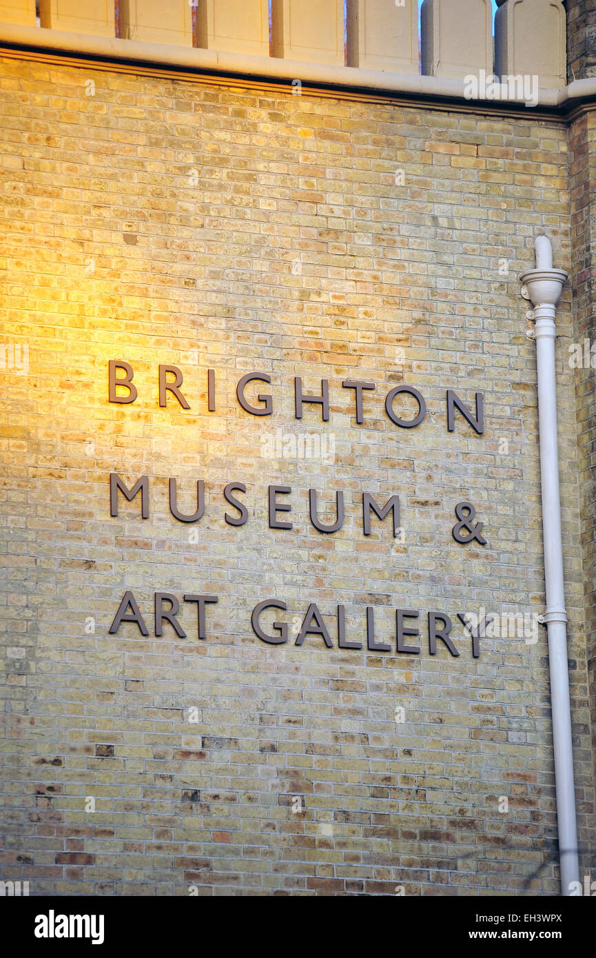 Art gallery sign hi-res stock photography and images - Alamy