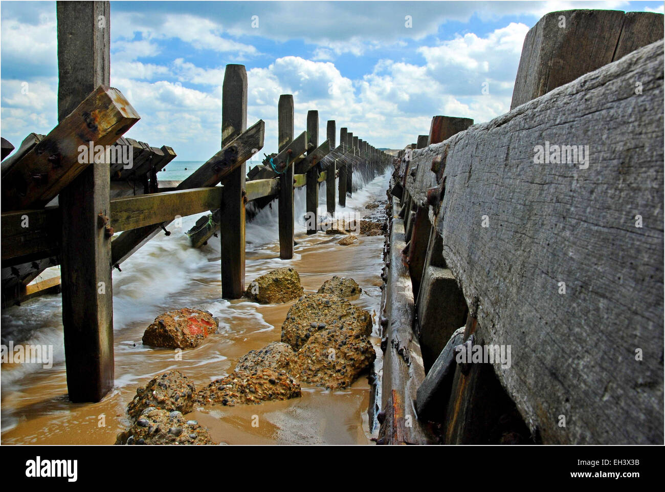 Coastal groynes hi-res stock photography and images - Alamy