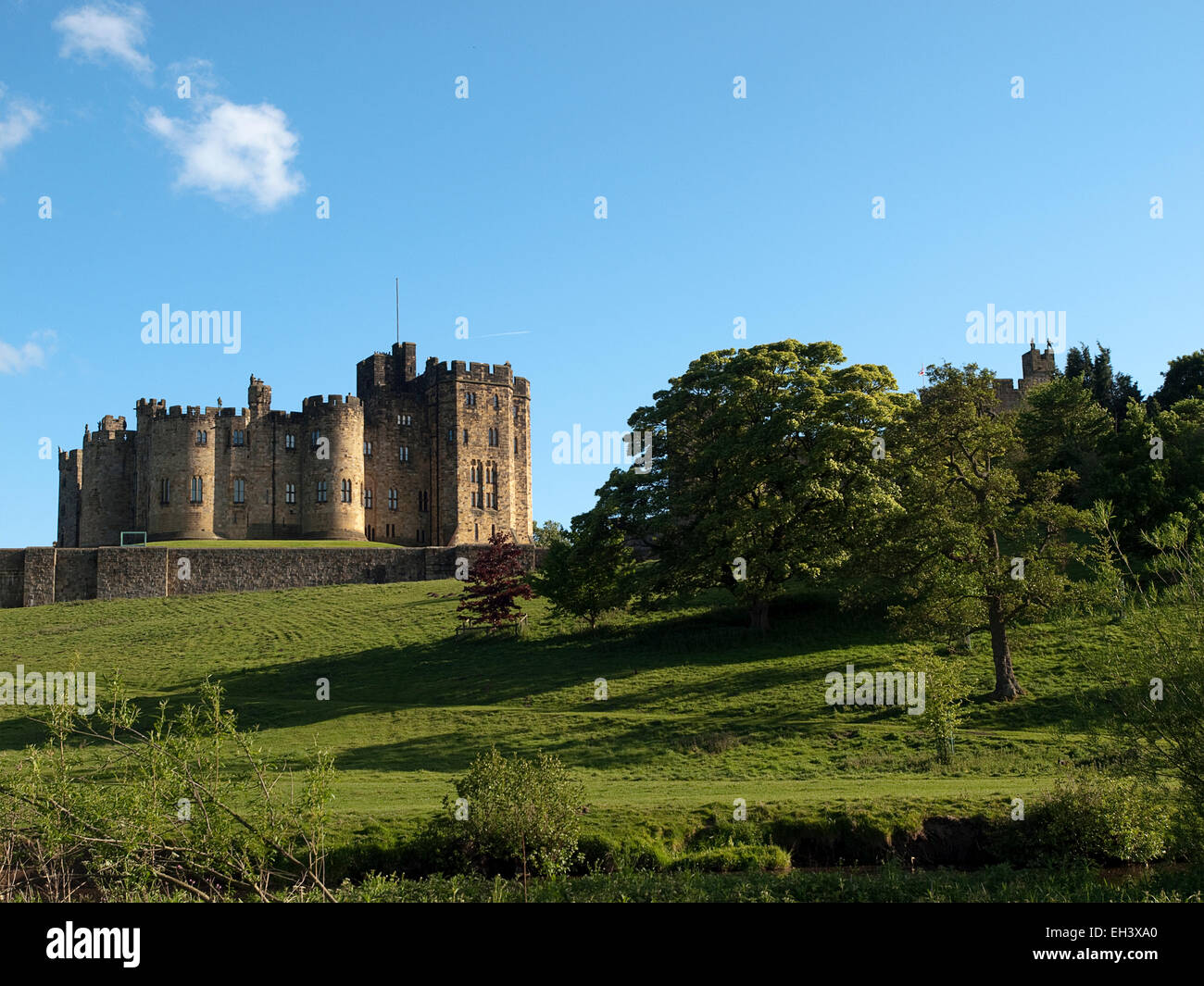 Alnwick castle harry potter hi-res stock photography and images - Alamy