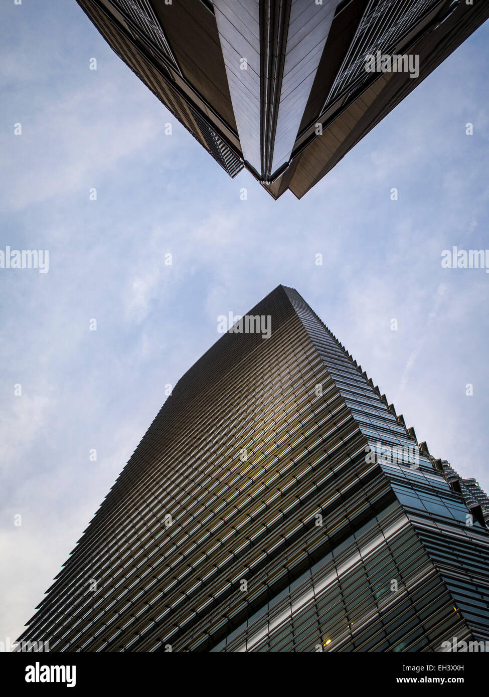 Two skyscrapers hi-res stock photography and images - Alamy