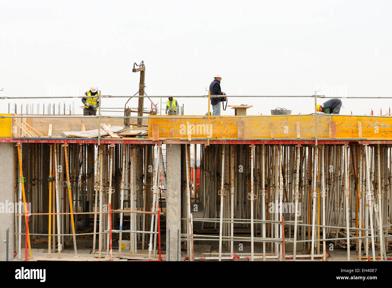 BARCELONA - JANUARY 8: Spanish construction worker, construct a major ...