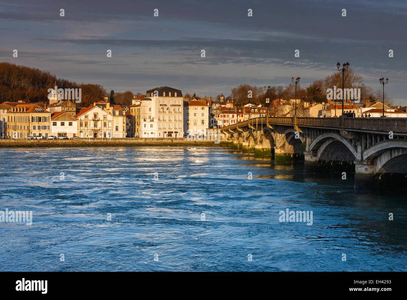 Bayonne adour hi-res stock photography and images - Alamy