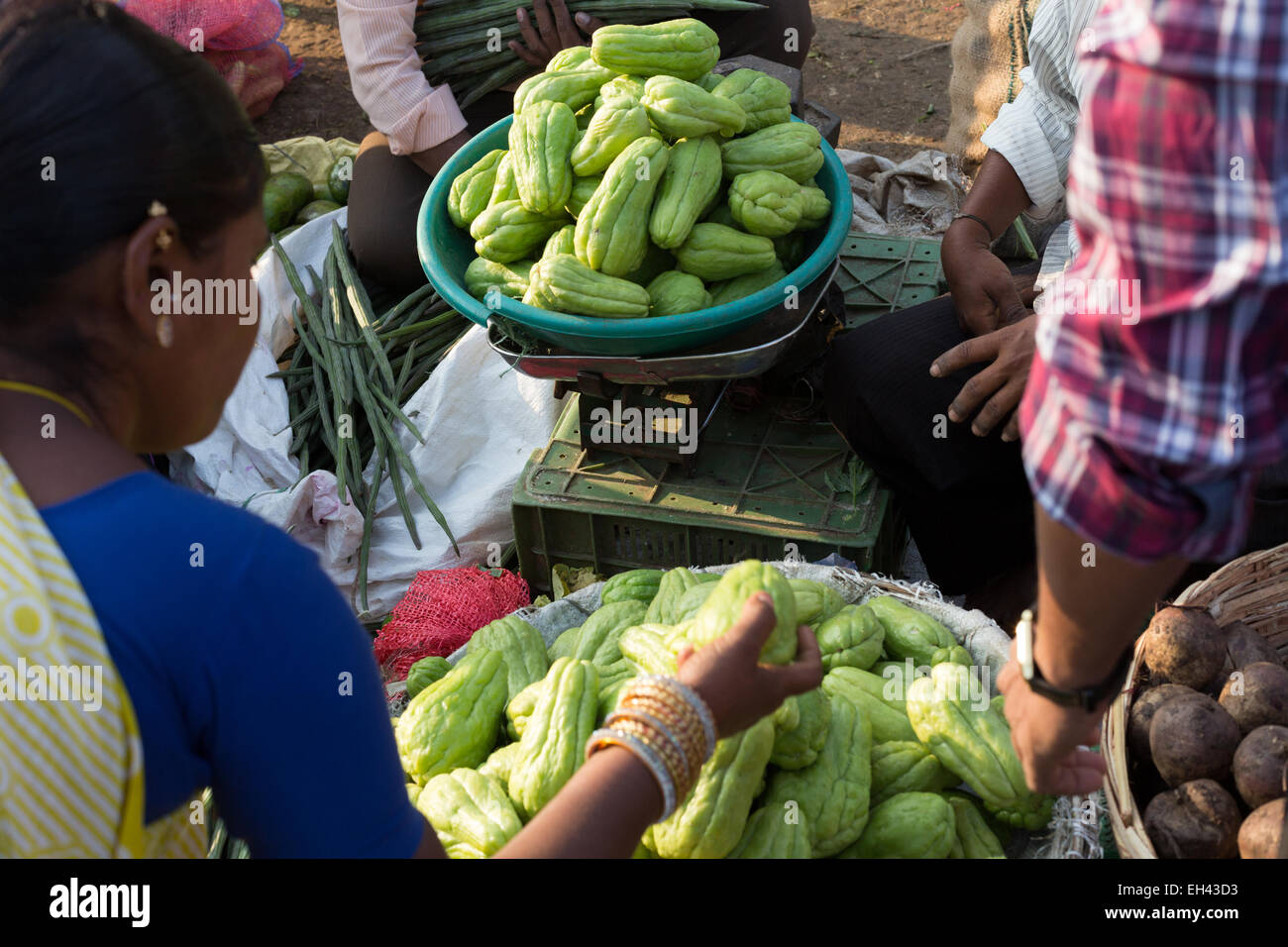 vegetable market in india Stock Photo - Alamy