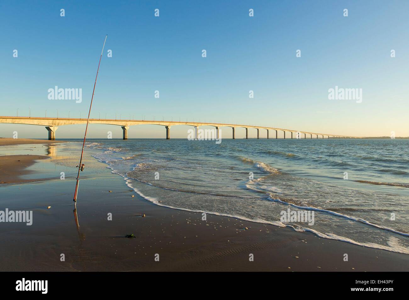 France, Charente Maritime, Ile de Re, Rivedoux Plage, the bridge across ...