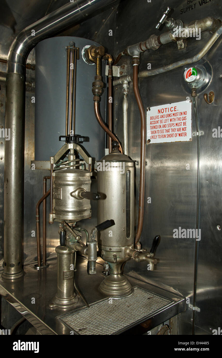 Gwr saloon hi-res stock photography and images - Alamy