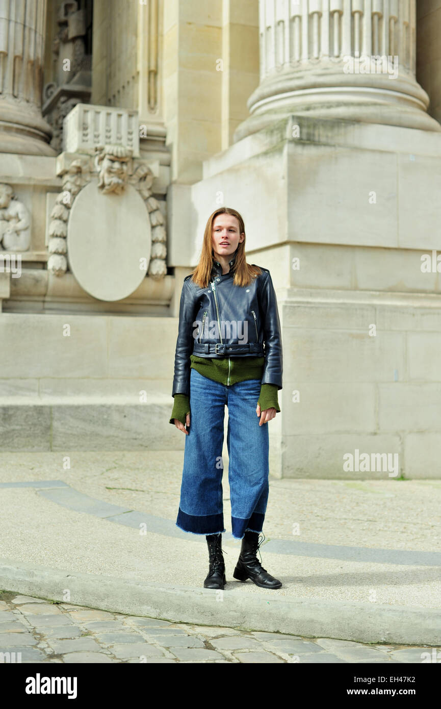 Emma Oak arriving at the Guy Laroche runway show in Paris - March 4 ...