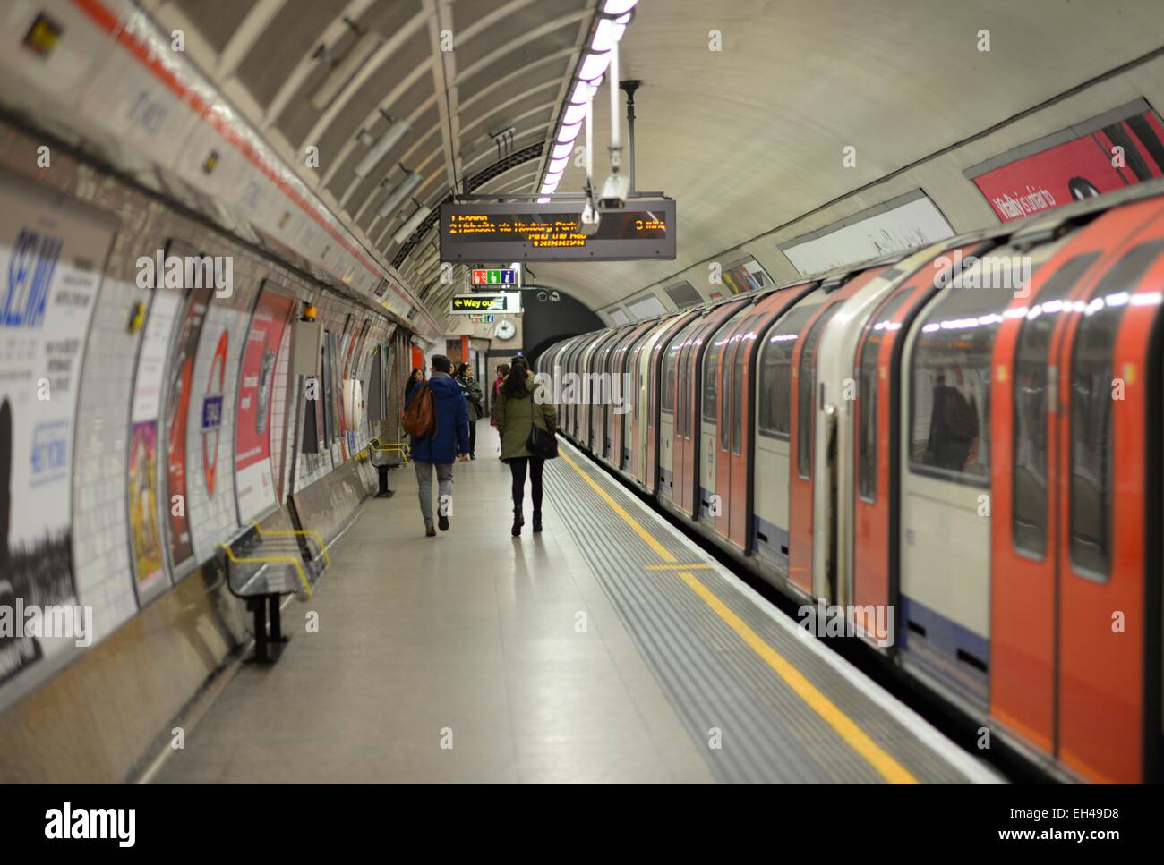 Central Line Tube Train High Resolution Stock Photography and Images ...
