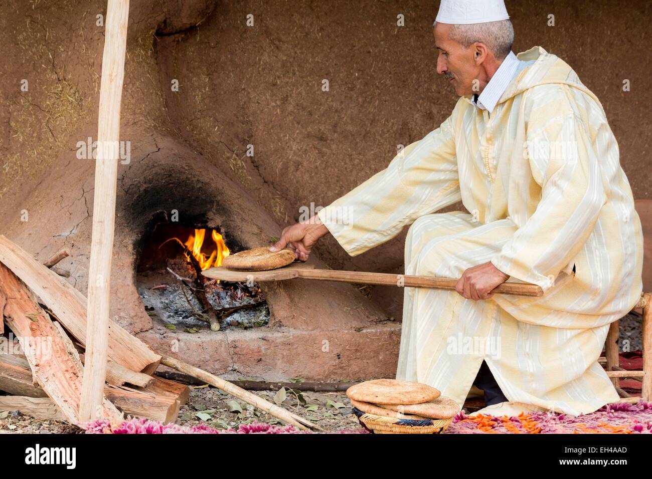 Traditional oven morocco hi-res stock photography and images - Alamy