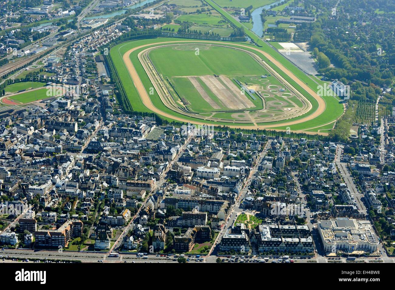 Racetrack aerial hi-res stock photography and images - Alamy