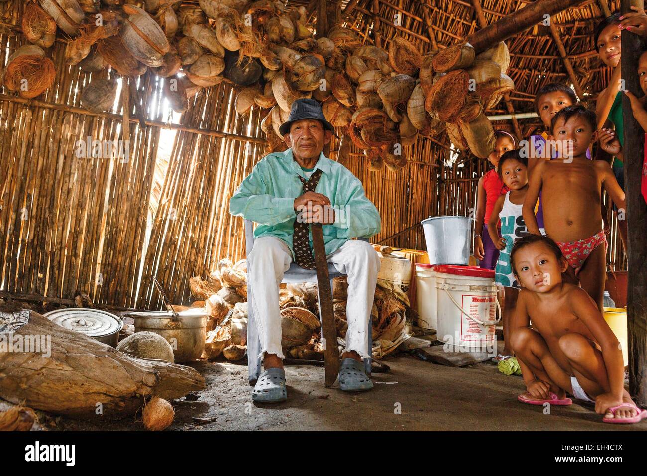 Panama, San Blas archipelago, Kuna Yala, Kunas indigenous community ...