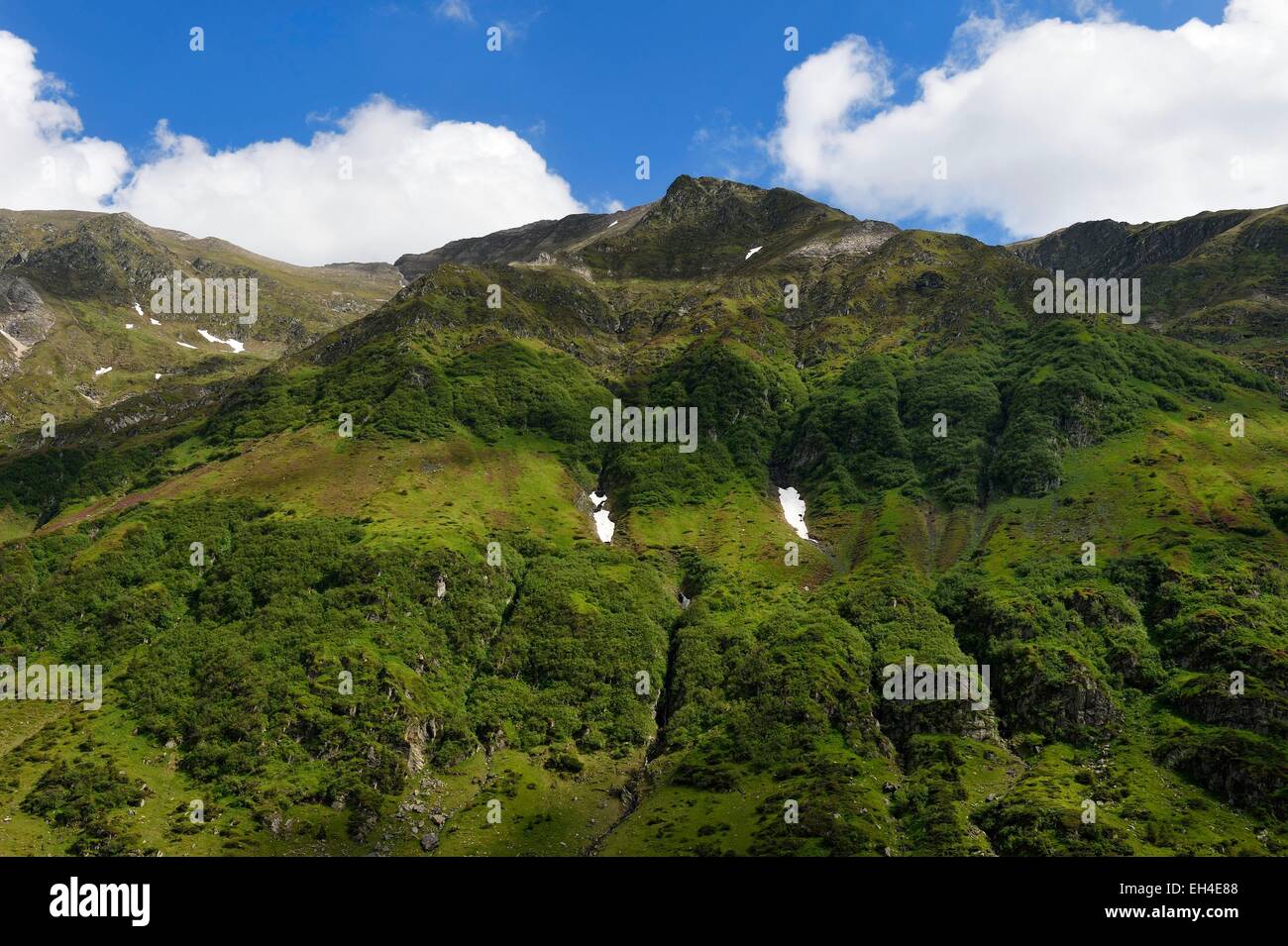 Romania, Wallachia, Muntenia, Arges County, the Fagaras Mountains along ...