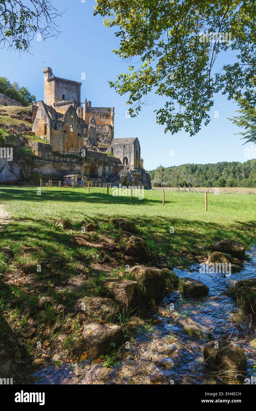 France, Dordogne, Les Eyzies de Tayac Sireuil, Commarque castle Stock ...