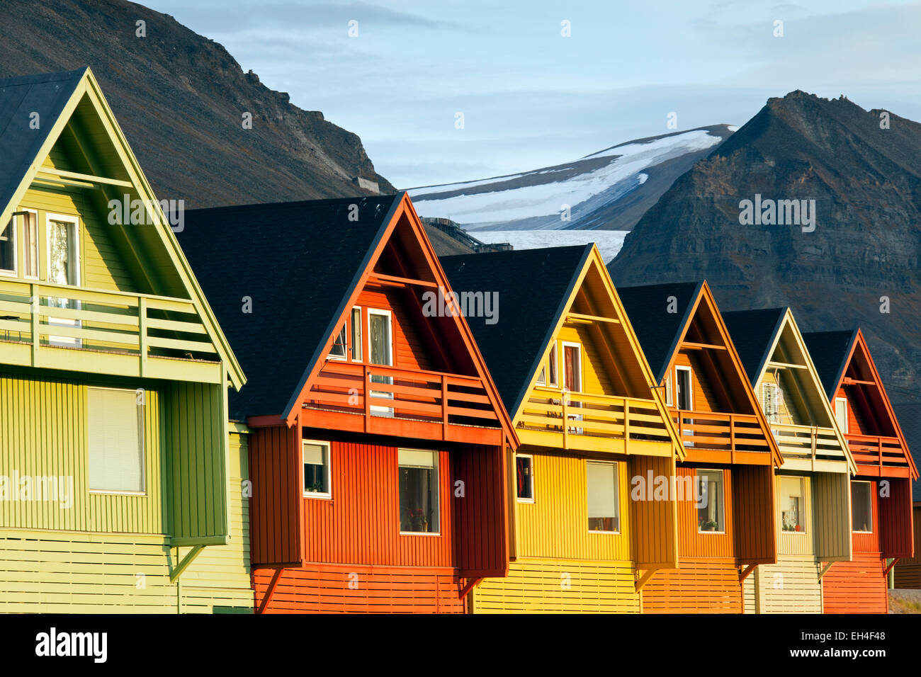 Colourful wooden houses in the settlement Longyearbyen in summer ...