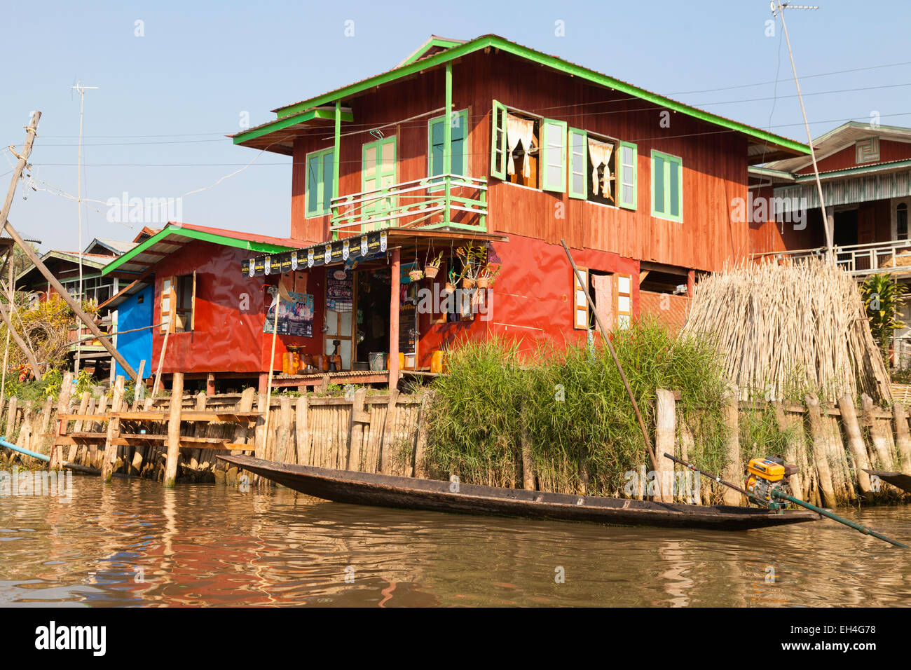 Asian floating house hi-res stock photography and images - Alamy