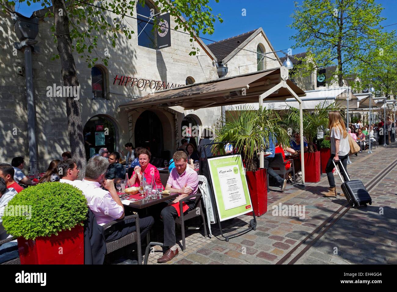 France, Paris, Cours Saint-Emilion Stock Photo - Alamy