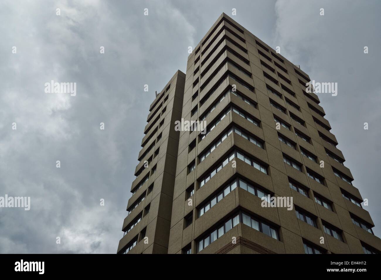 Grey tower block hi-res stock photography and images - Alamy