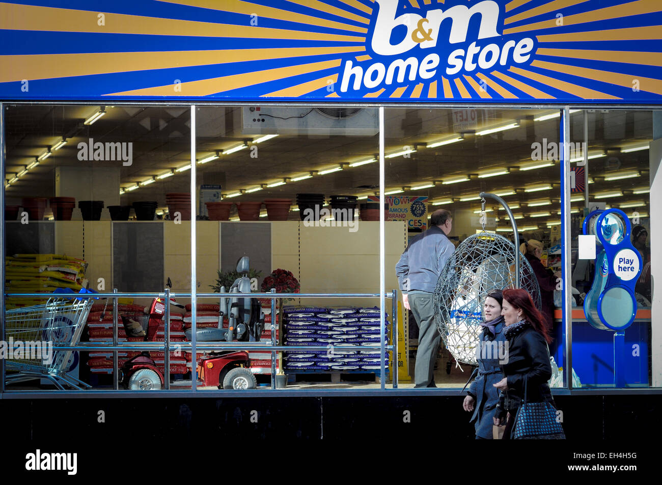 Homestore hi-res stock photography and images - Alamy