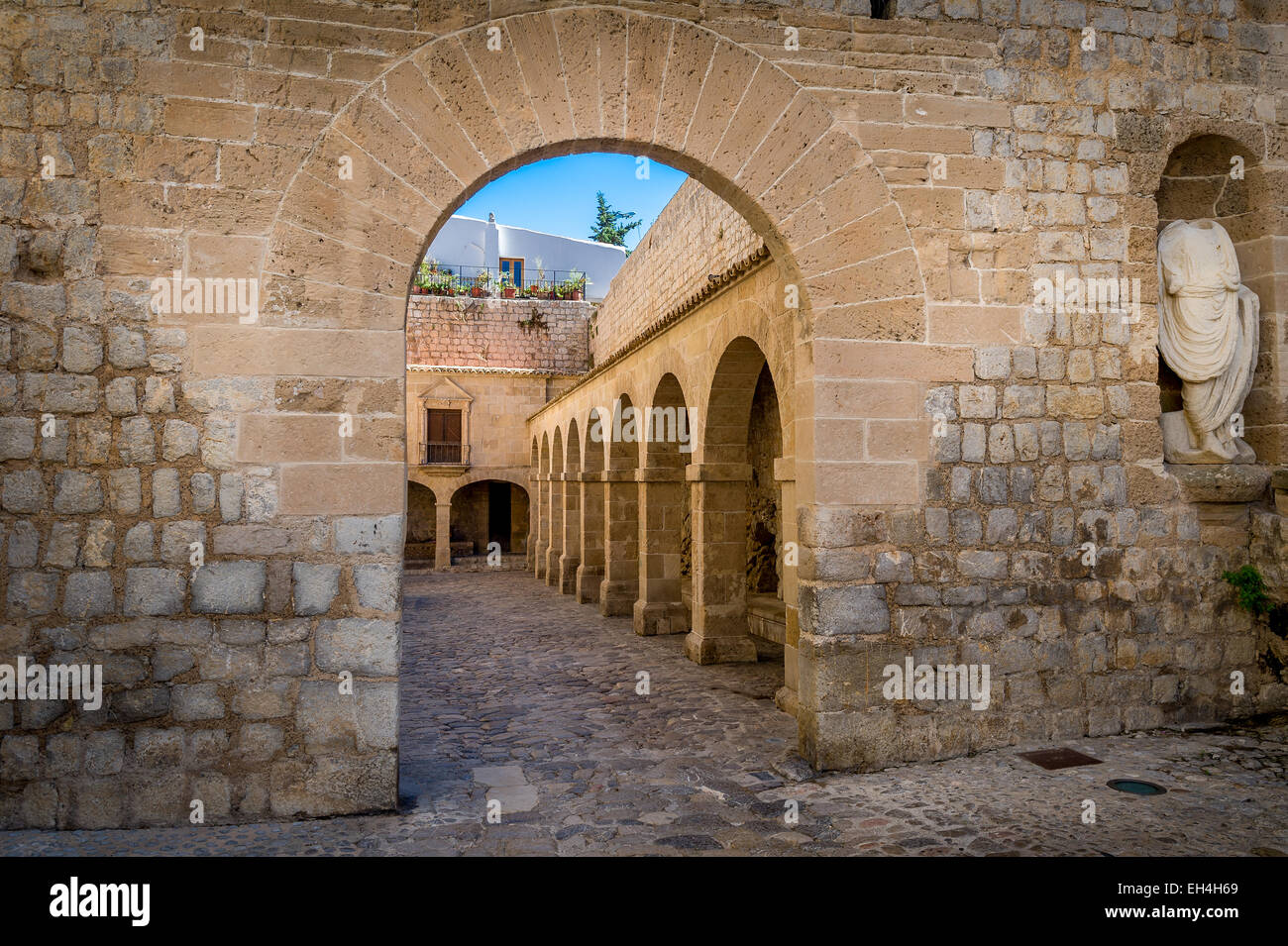 Old medieval fortress wall hi-res stock photography and images - Alamy