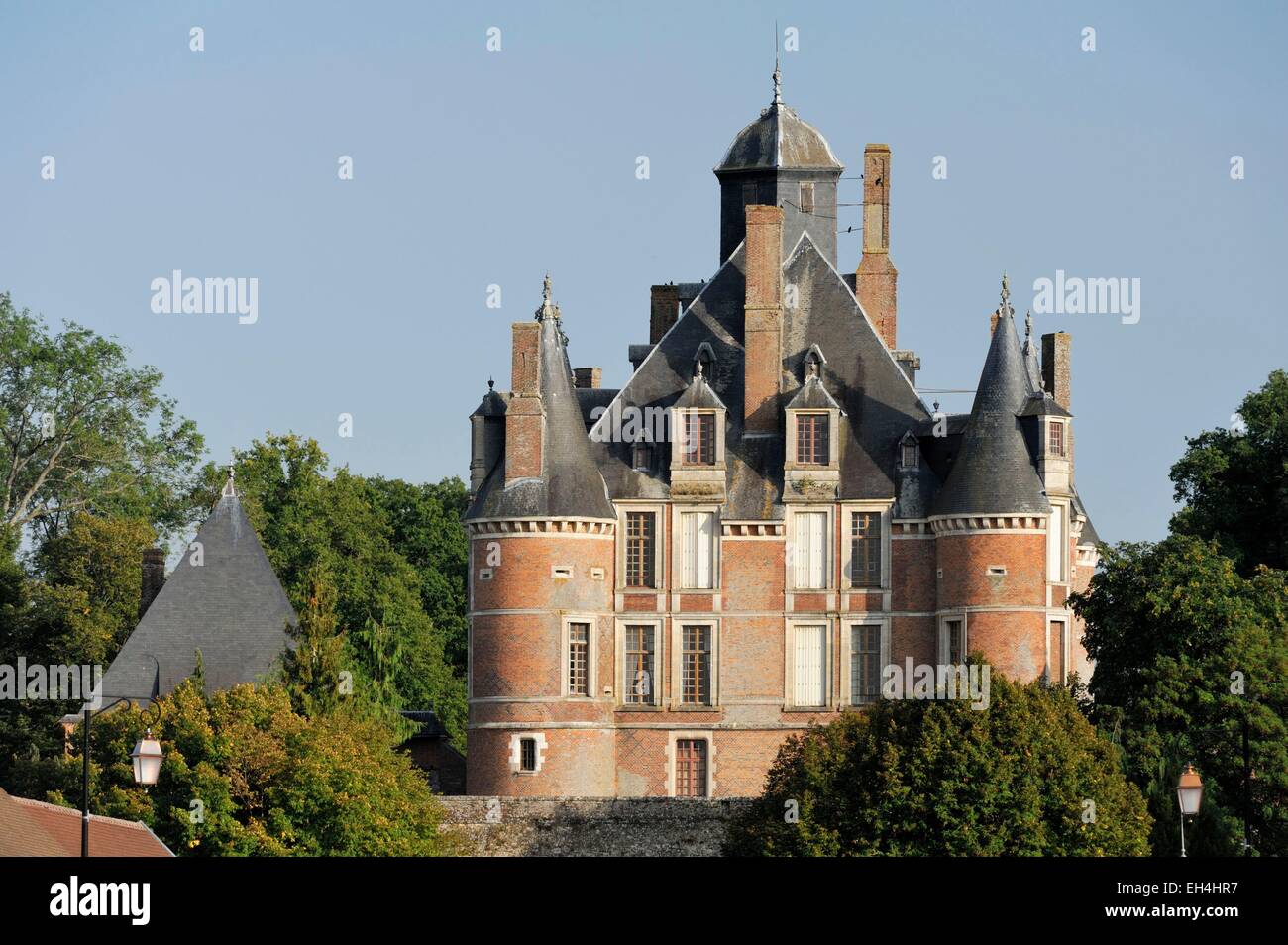 France montmort lucy castle hi-res stock photography and images - Alamy