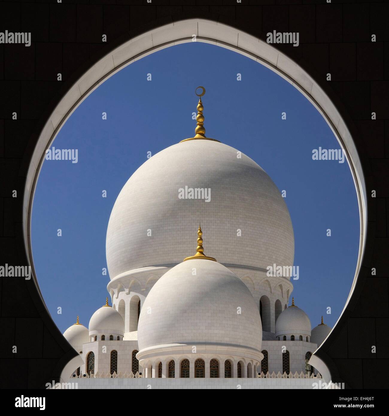 United Arab Emirates, Abu Dhabi, Sheikh Zayed Grand Mosque, the white ...