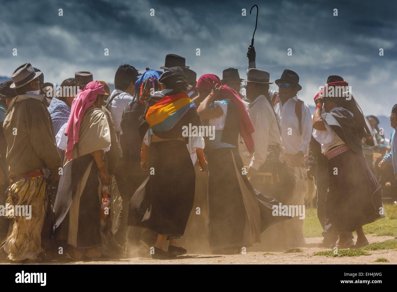 Ecuador people in traditional dress hi-res stock photography and images ...