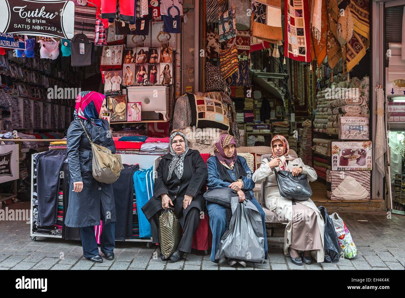Turkey, Istanbul, Mercan, Turkish Women at the shopping stalls Stock ...
