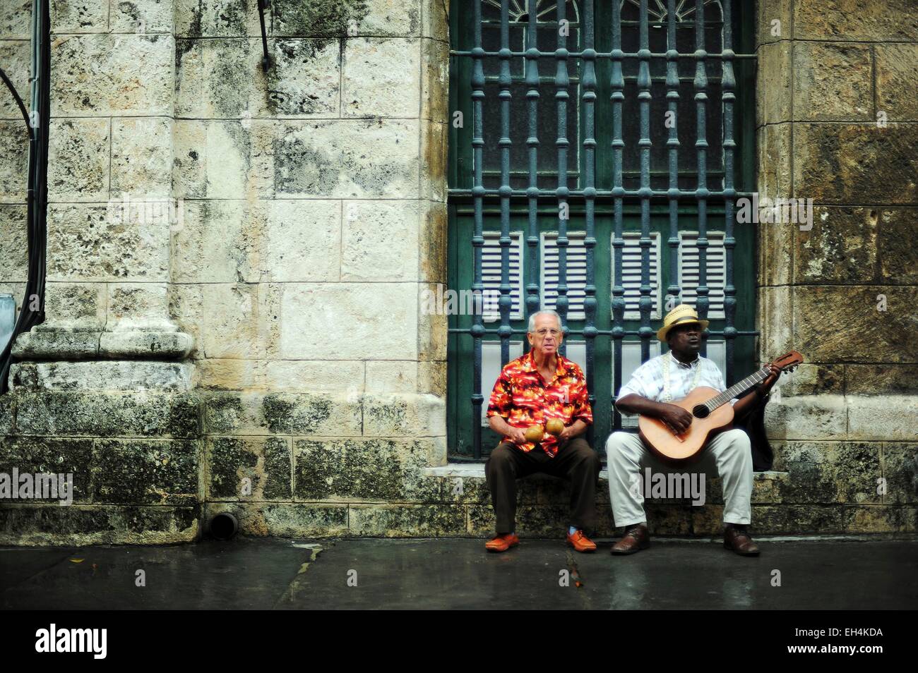 Cuba, Havana, two musicians playing in the street Stock Photo - Alamy